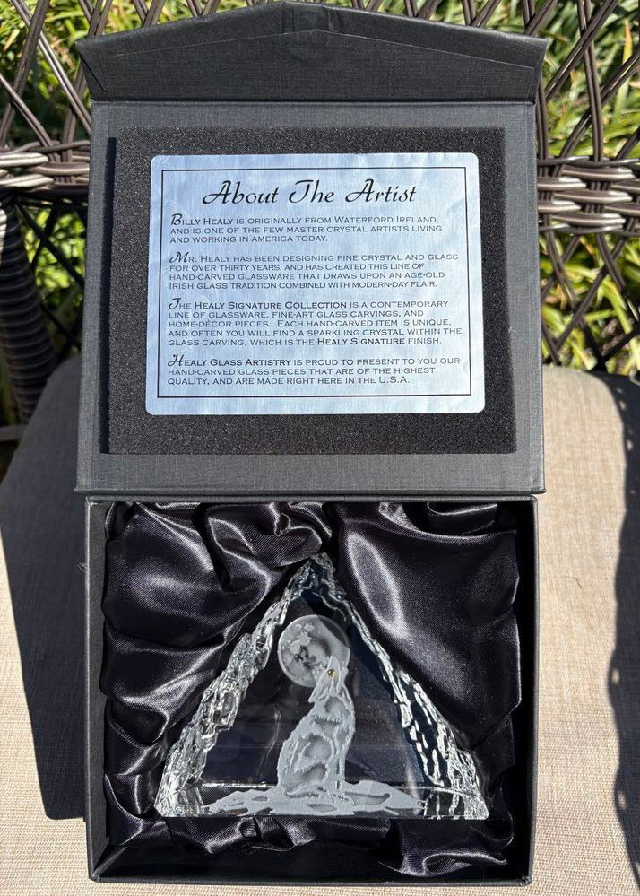 Howling Wolf Crystal Sculpture – Healy Glass Artistry