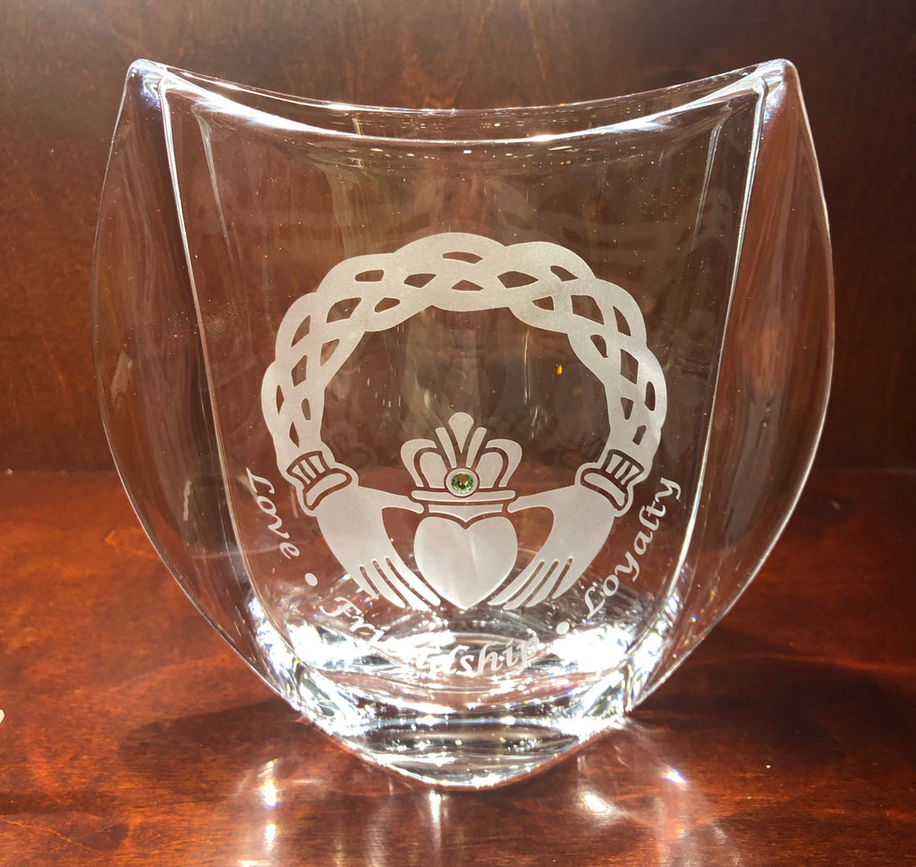 Celtic Claddagh 7" Winged Vase – Healy Glass Artistry